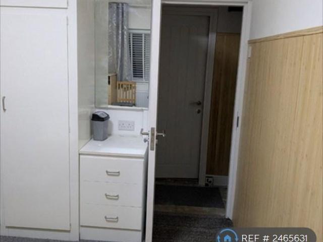 1 bedroom house share to rent