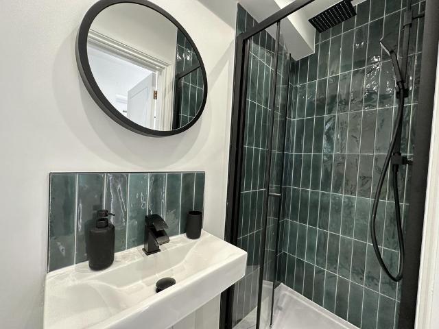 1 bedroom house share to rent