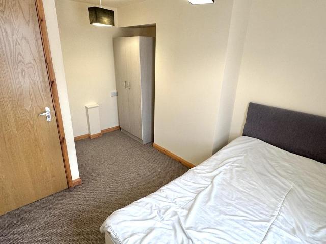 1 bedroom house share to rent