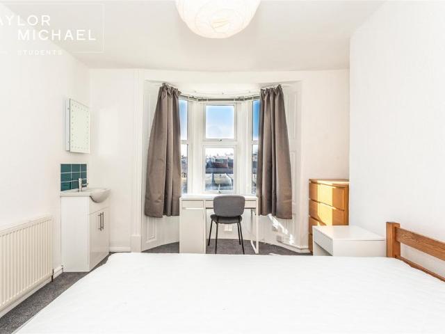 1 bedroom house share to rent