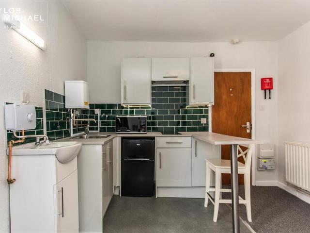 1 bedroom house share to rent