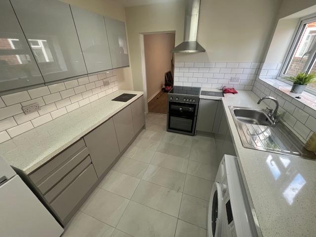 1 bedroom house share to rent