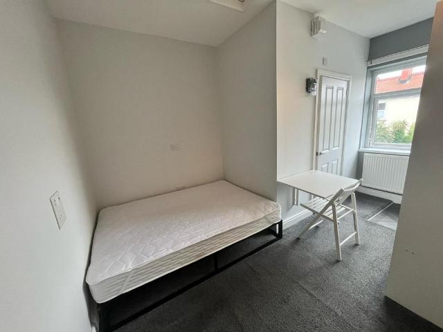1 bedroom house share to rent