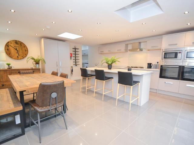 1 bedroom house share to rent
