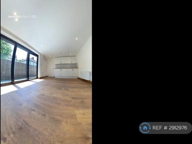 1 bedroom house share to rent