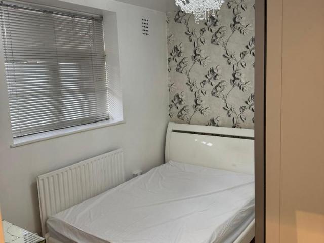 1 bedroom house share to rent