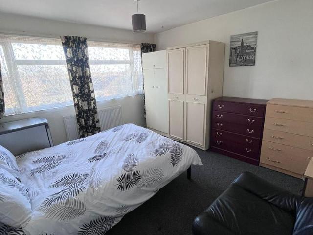 1 bedroom house share to rent