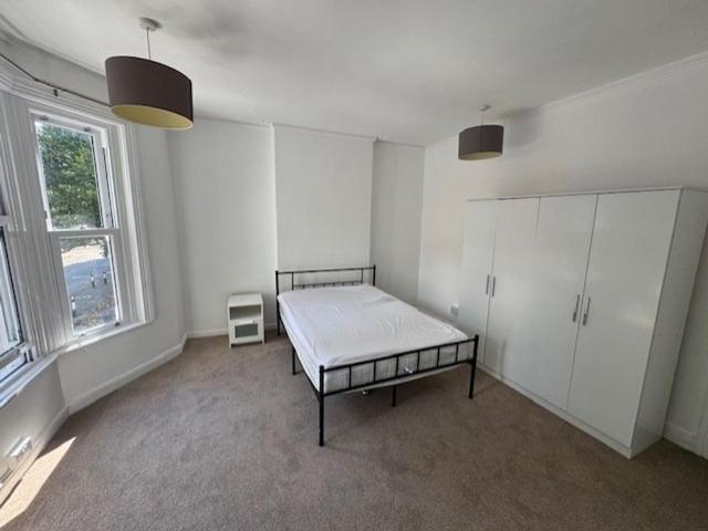1 bedroom house share to rent