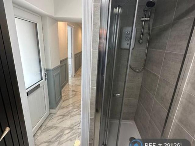 1 bedroom house share to rent