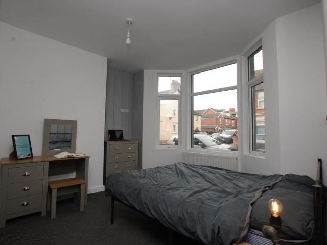 1 bedroom house share to rent