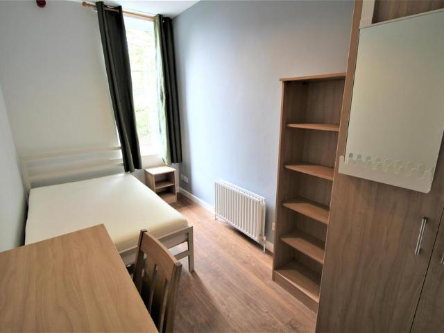 1 bedroom house share to rent