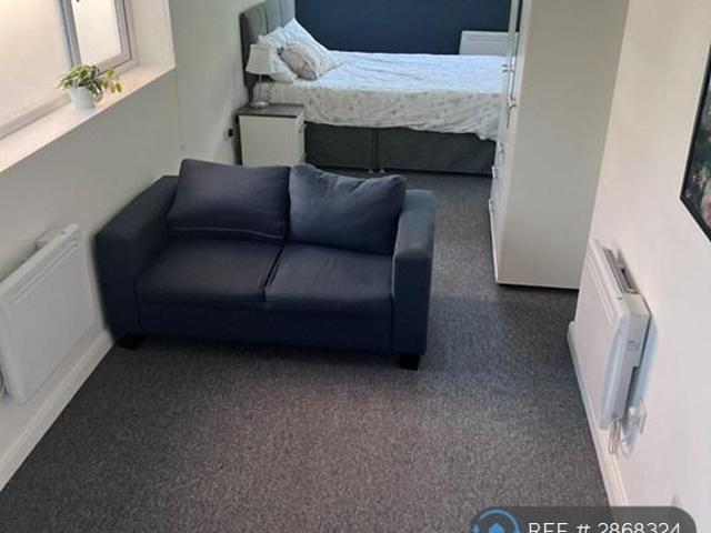 1 bedroom house share to rent