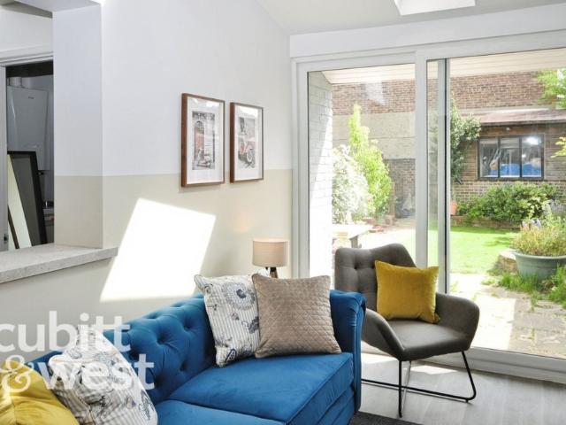 1 bedroom house share to rent