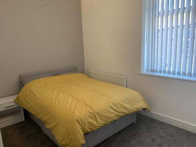 1 bedroom house share to rent