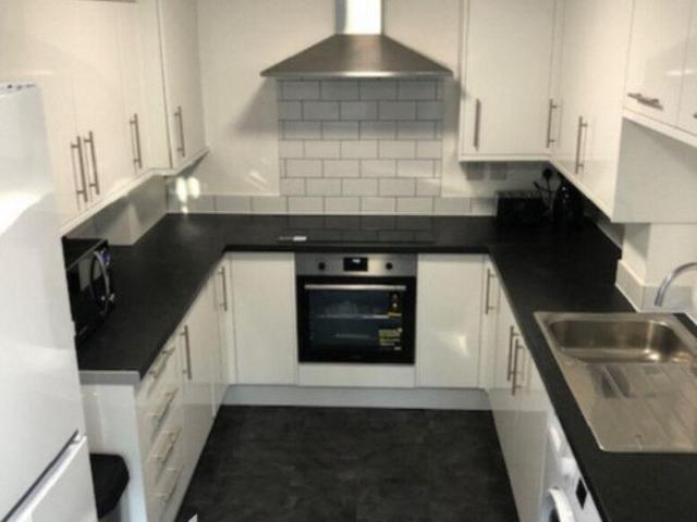 1 bedroom house share to rent