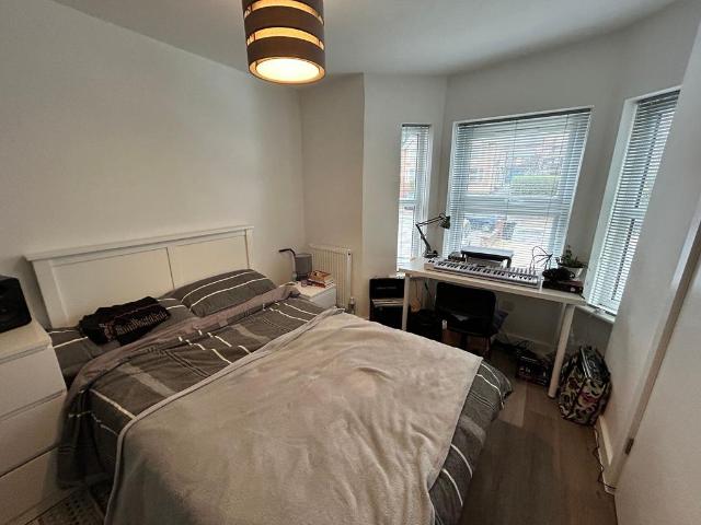 1 bedroom house share to rent