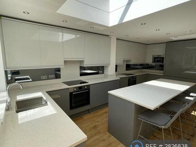 1 bedroom house share to rent
