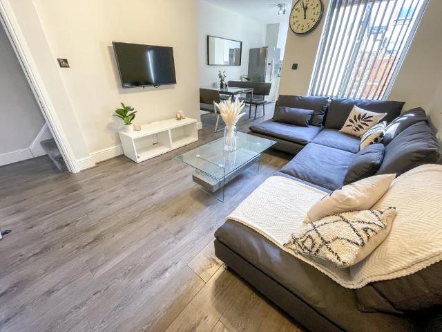 1 bedroom house share to rent