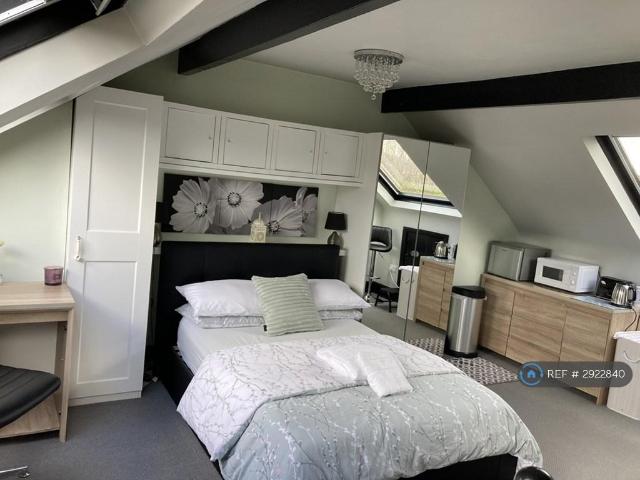 1 bedroom house share to rent