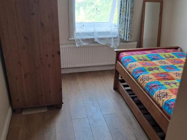 1 bedroom house share to rent