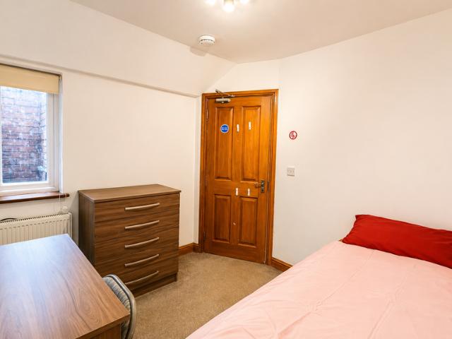 1 bedroom house share to rent
