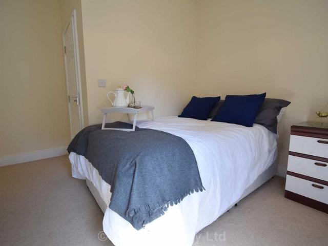 1 bedroom house share to rent