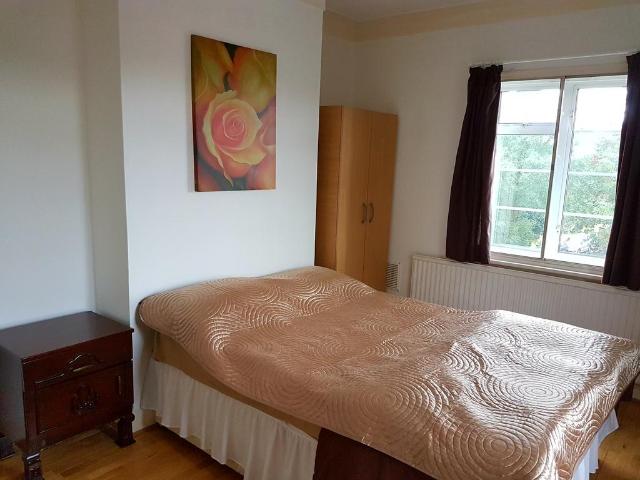 1 bedroom house share to rent