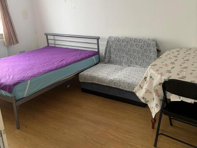1 bedroom house share to rent
