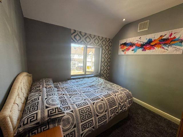 1 bedroom house share to rent