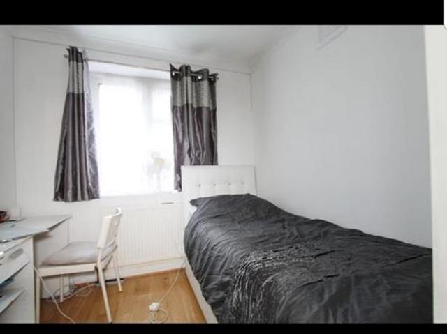 1 bedroom house share to rent