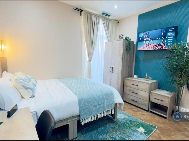 1 bedroom house share to rent