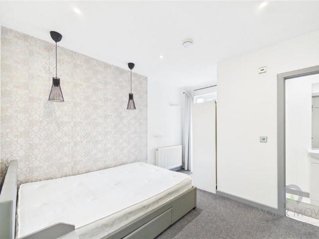 1 bedroom house share to rent