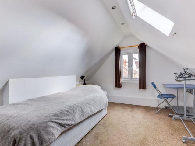 1 bedroom house share to rent