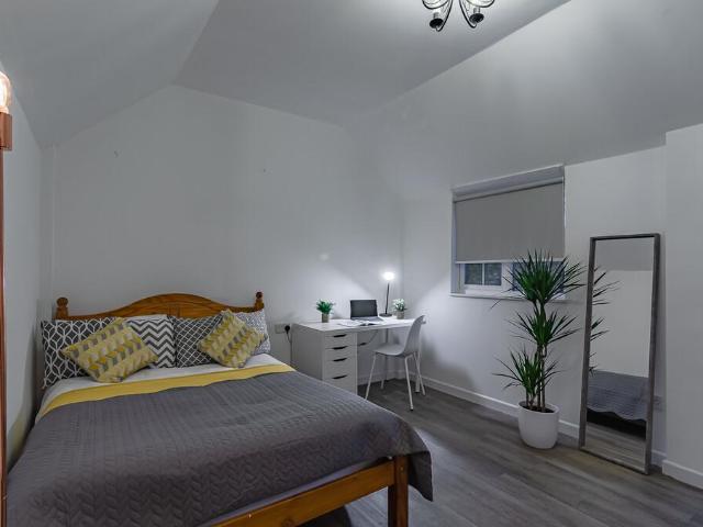 1 bedroom house share to rent