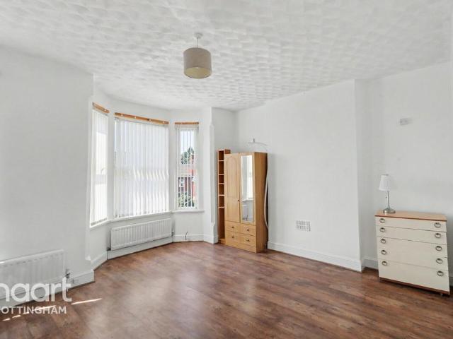 1 bedroom house share to rent