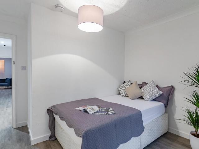 1 bedroom house share to rent