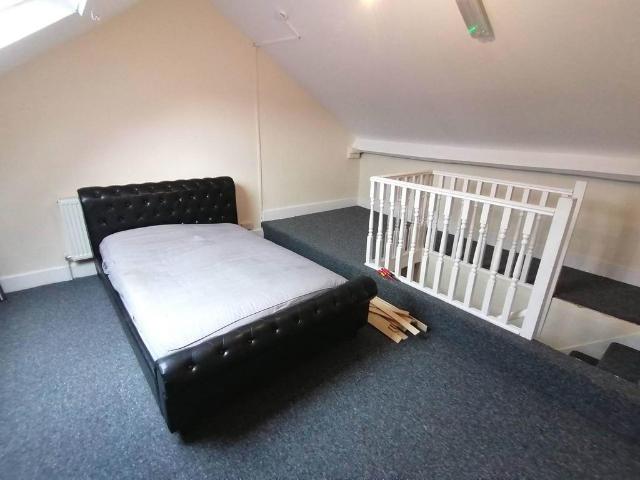1 bedroom house share to rent