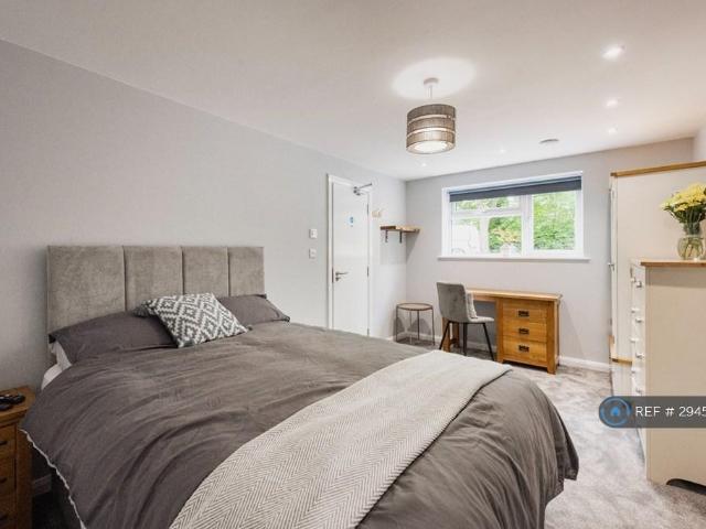 1 bedroom house share to rent