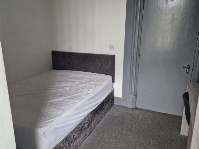 1 bedroom house share to rent