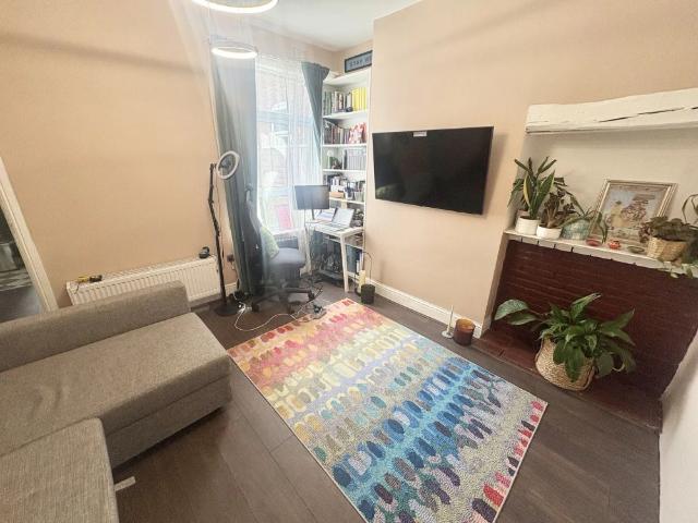 1 bedroom house share to rent