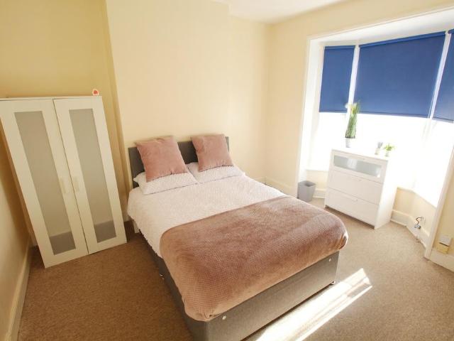 1 bedroom house share to rent