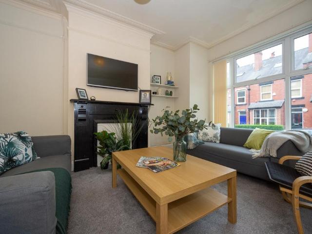 1 bedroom house share to rent