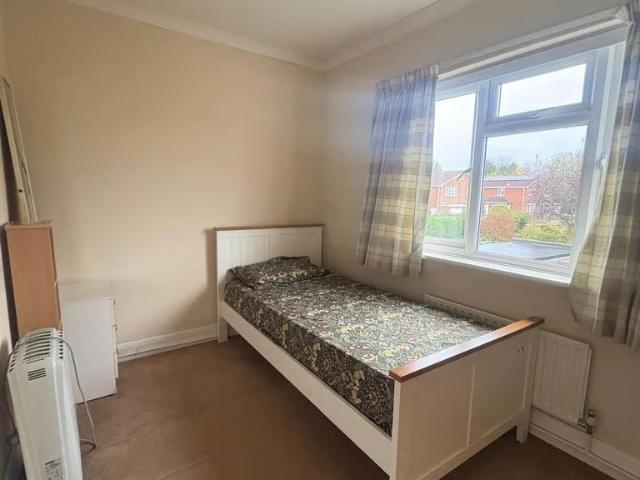1 bedroom house share to rent