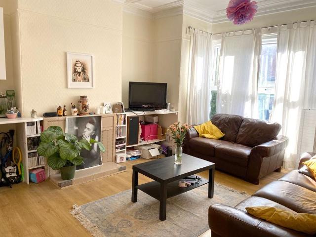 1 bedroom house share to rent