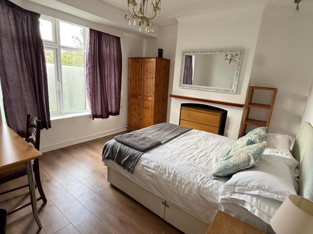 1 bedroom house share to rent