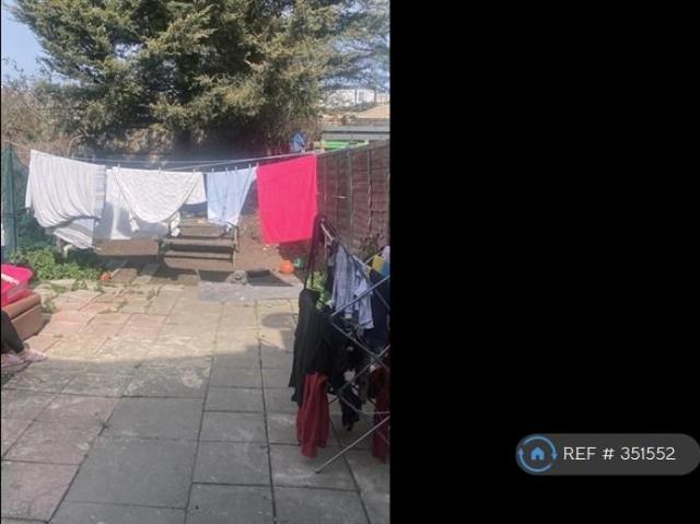 1 bedroom house share to rent