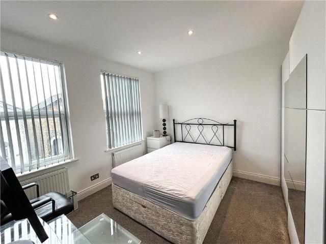 1 bedroom house share to rent