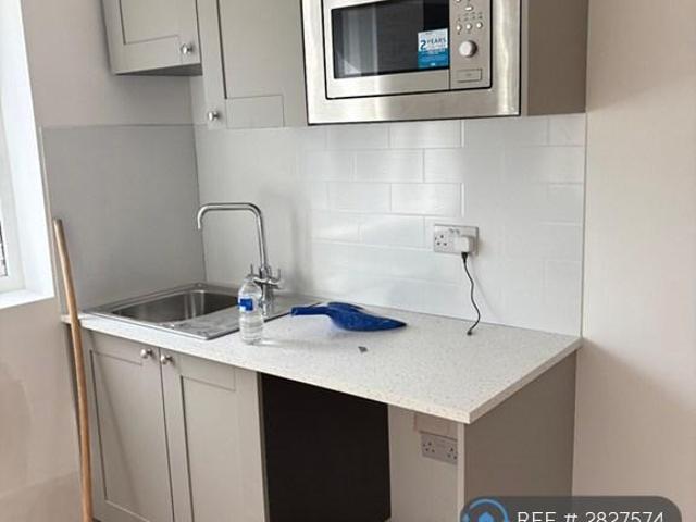 1 bedroom house share to rent