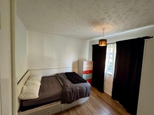 1 bedroom house share to rent