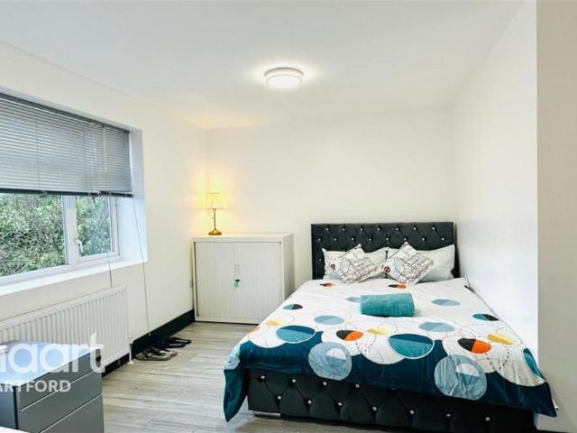 1 bedroom house share to rent